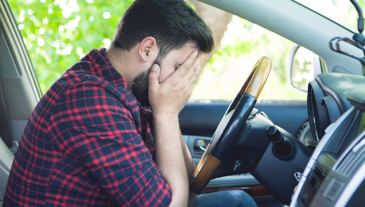 How To Manage Driving Anxiety While Driving